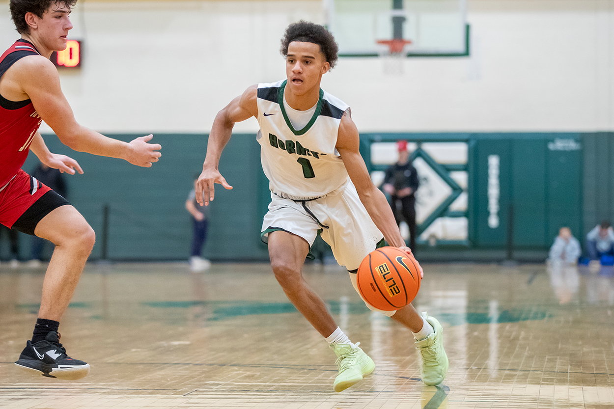 Davon Sanders, Mansfield Beat Milford With Last Second Three