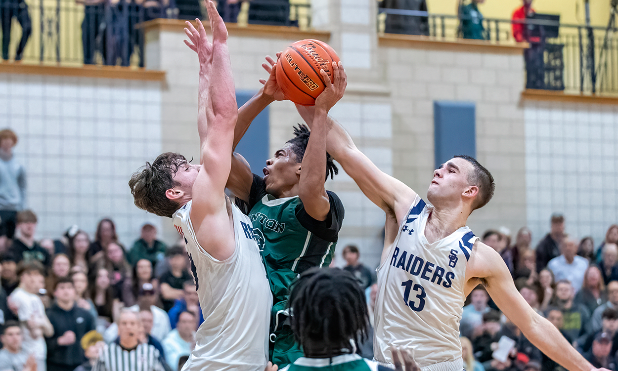 Bulldogs Bounced After Late Somerset Berkley Run