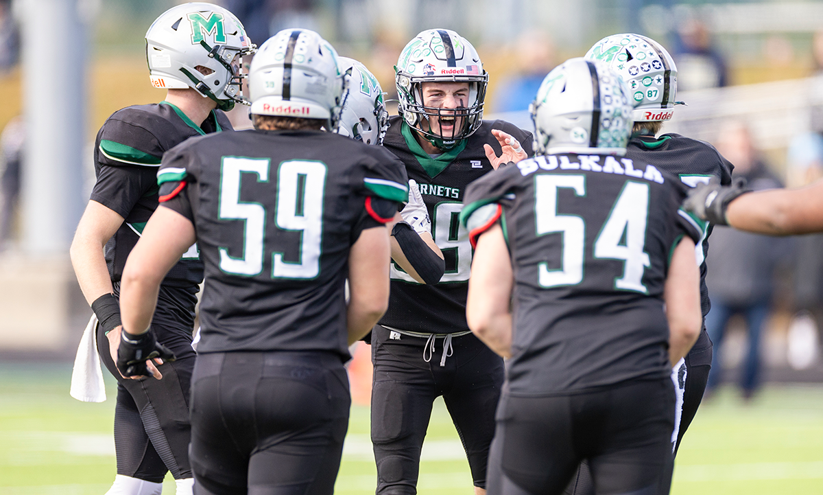 Warren Gives Mansfield A Leg Up In Thanksgiving Win